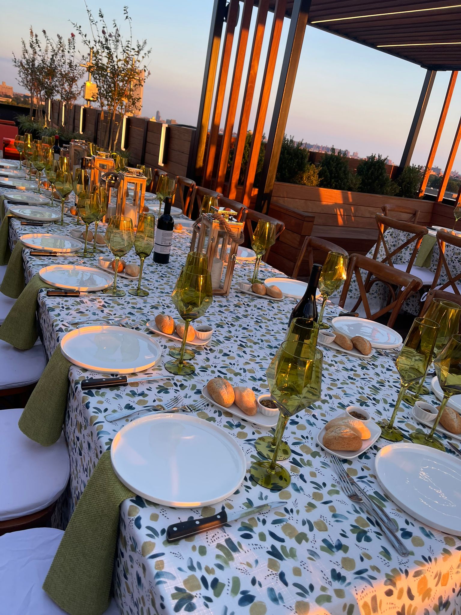 Sparkle Lime Green Glass – Silver Spoon Party Rental